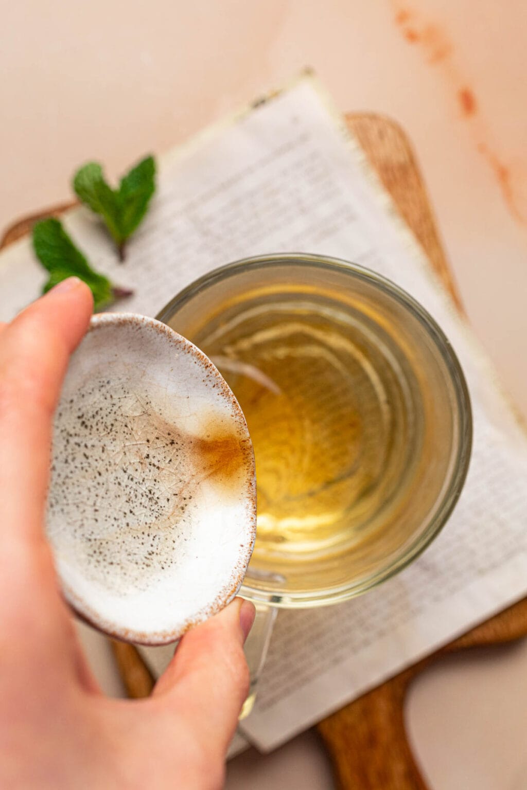 Peppermint Milk Tea with Dark Chocolate - My Vegan Minimalist