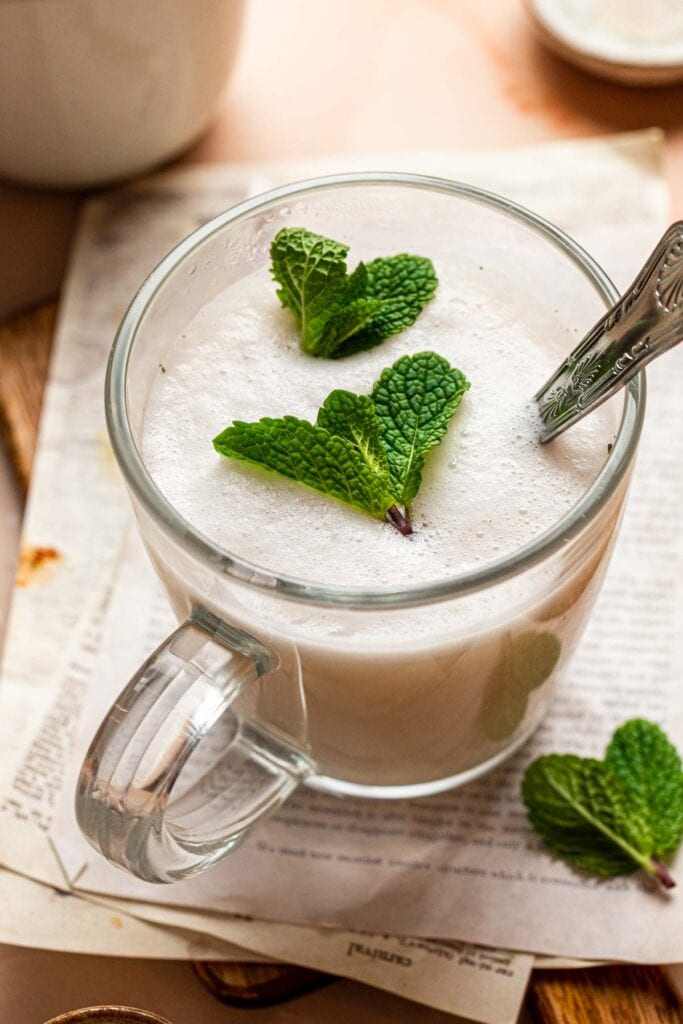 Peppermint Milk Tea with Dark Chocolate - My Vegan Minimalist