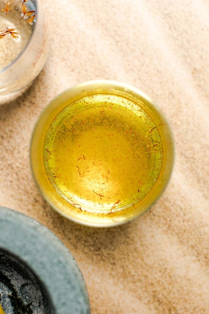 How To Make Saffron Water: Recipe, Benefits & Use - My Vegan Minimalist